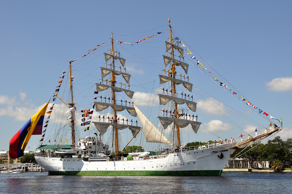 El Buque Escuela ARC “Gloria” zarpa por primera vez izando la “Bandera ...