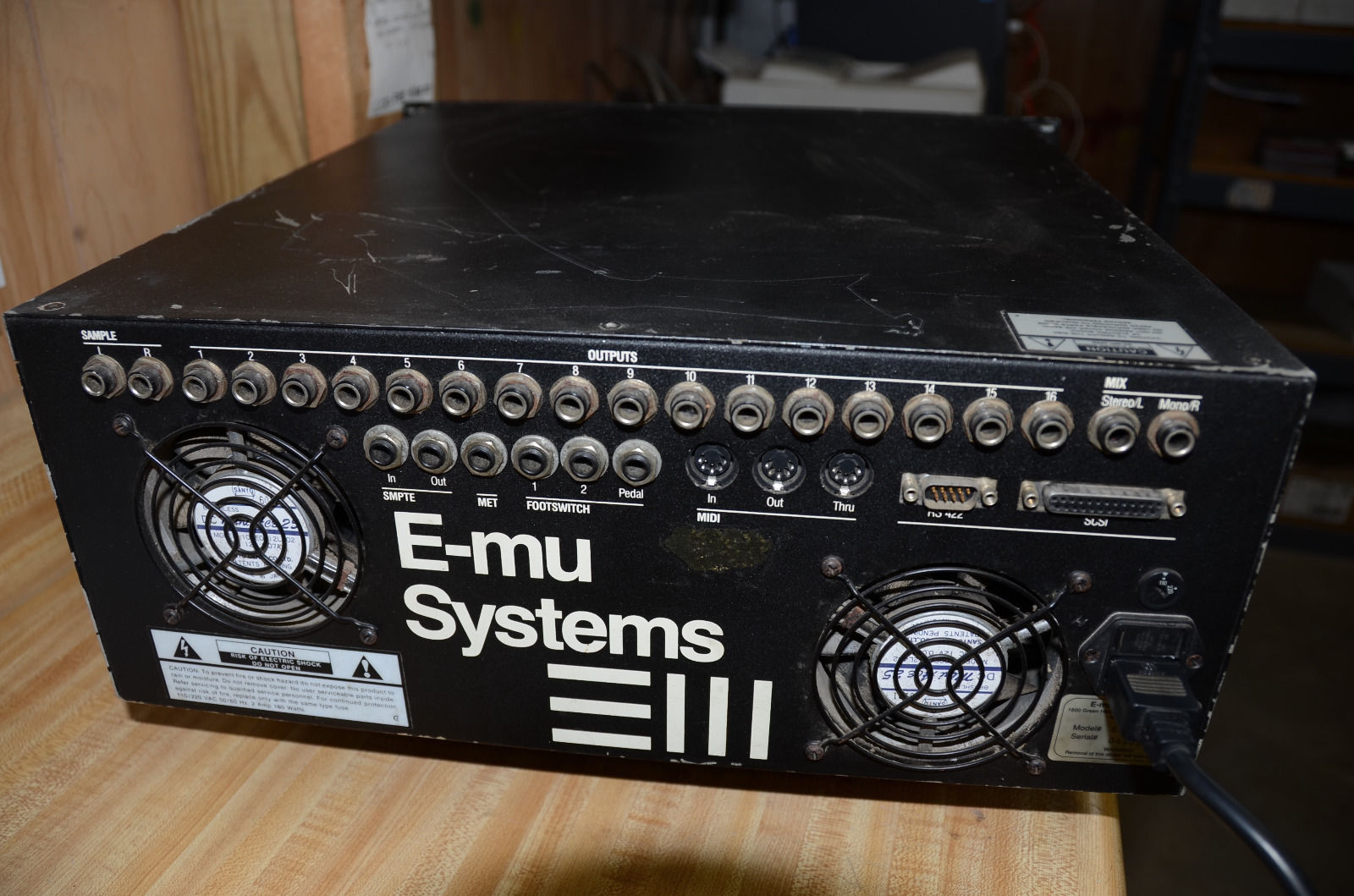 MATRIXSYNTH: Emu Emulator EIII Rack 16 bit Sampler