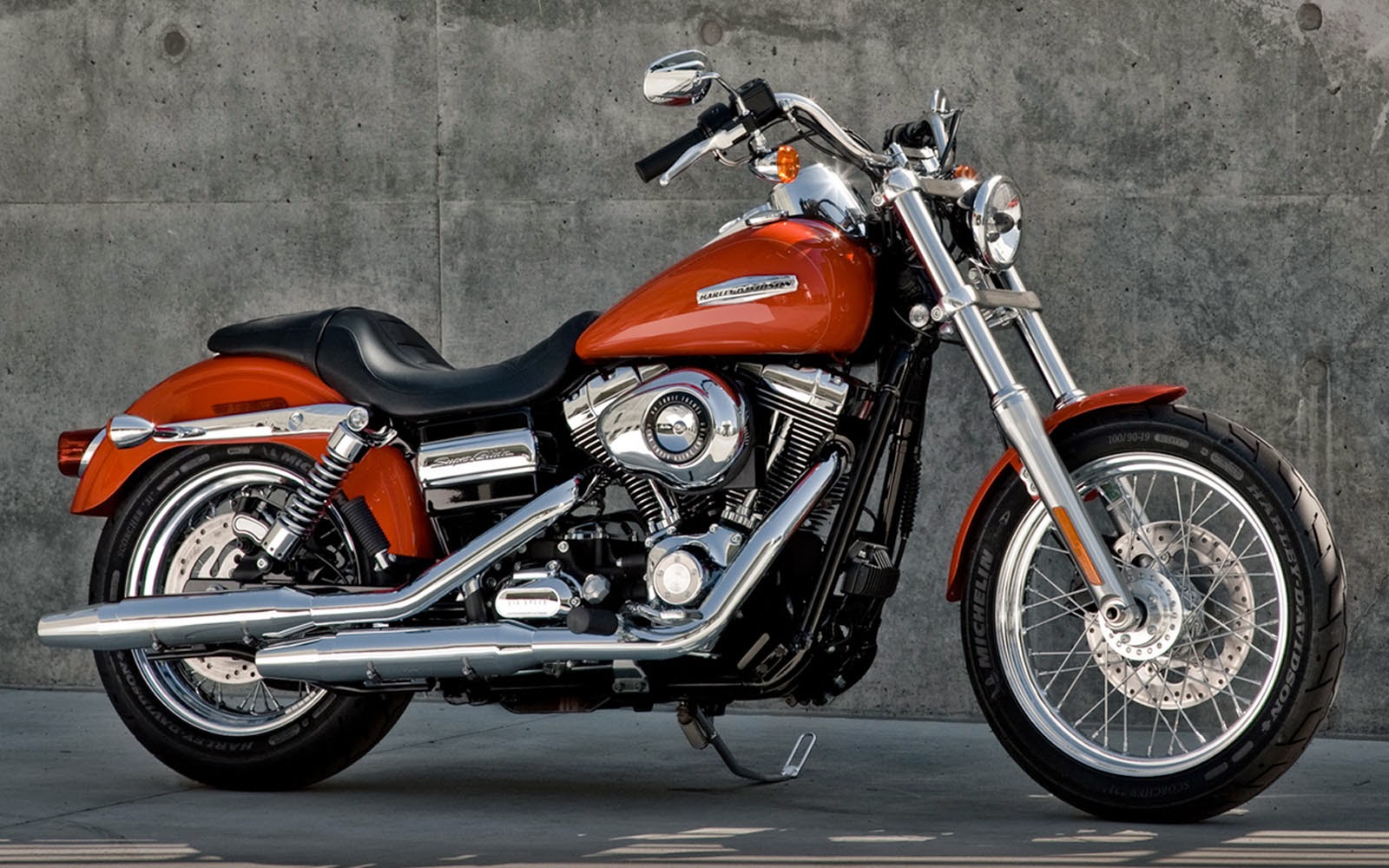 wallpapers: Harley Davidson FXDC Dyna Super Glide Wallpapers