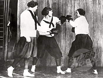 vintage everyday: Old Photos of Women Boxing | aussie55