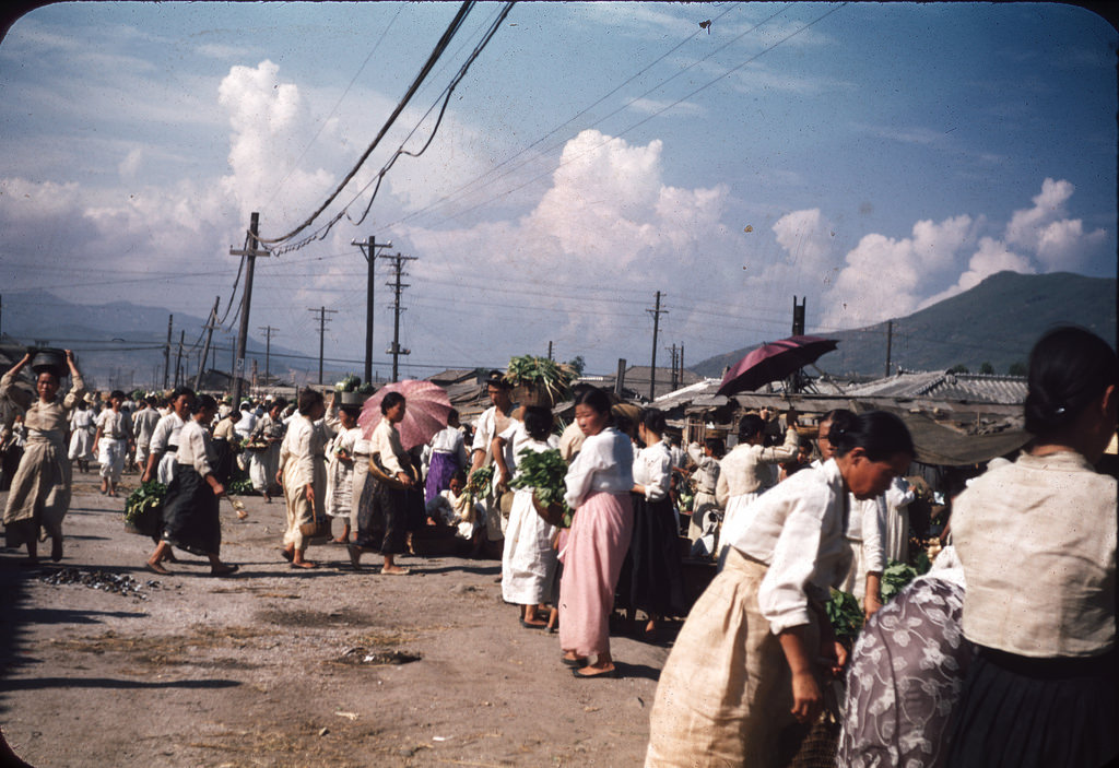 Color Vintage Photos of the Life in Busan in the Early 1950s ~ Vintage ...