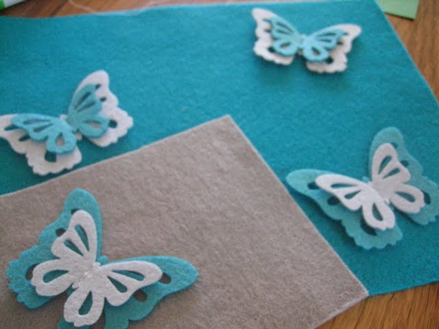 Let's go Moerkabout: Miss B's felt book cover tutorial