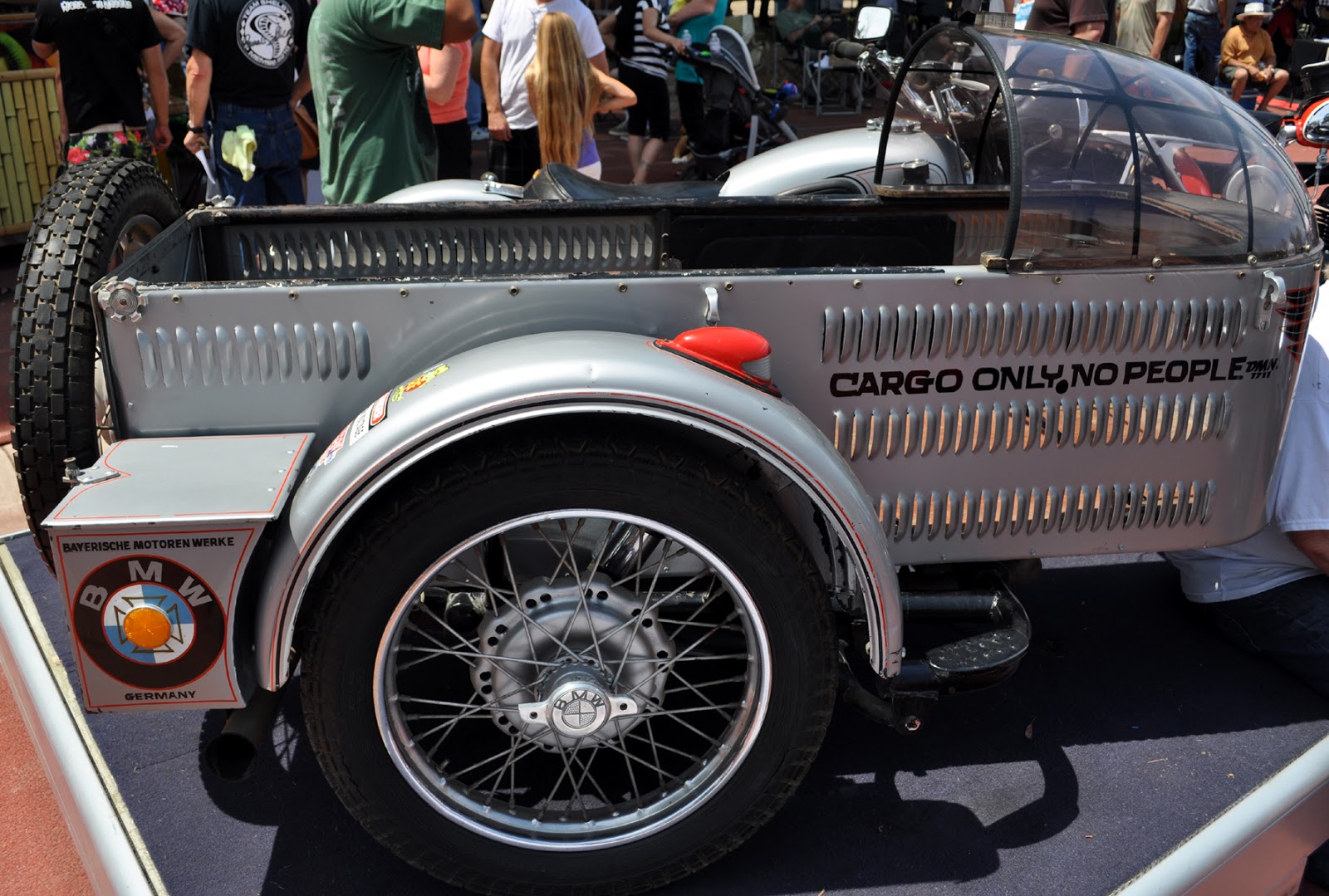 Just A Car Guy: Von Dutch's BMW cycle and side car, the "Toaster" R60/1000