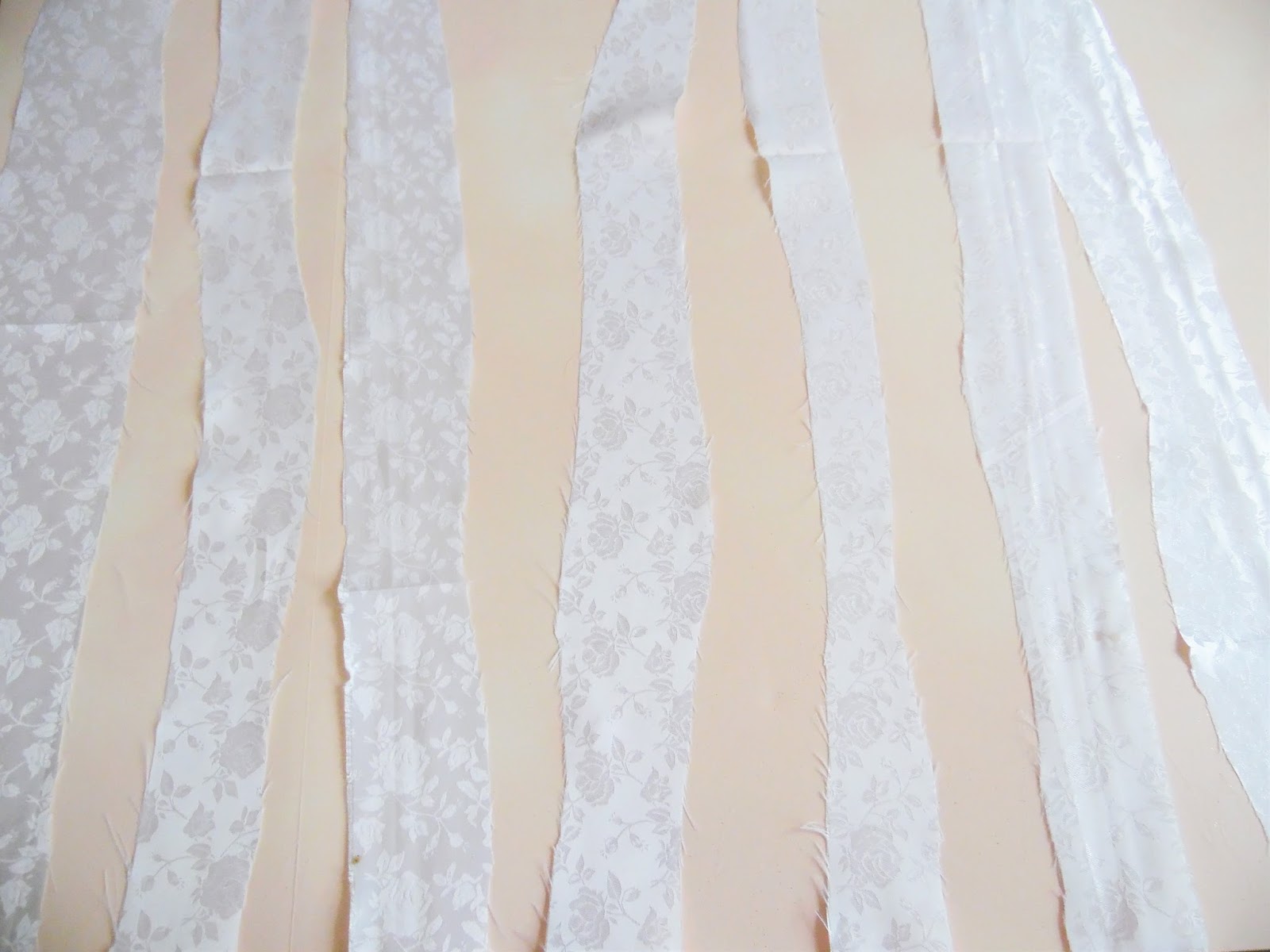 Mama's Gone Crafty: Easy Paper Flower Backdrop Assembly