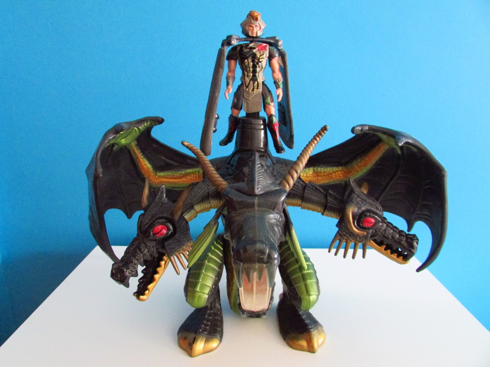 My Best Toys: Dragon Flyz - Doomfyre deluxe Dragon figure com Summit...