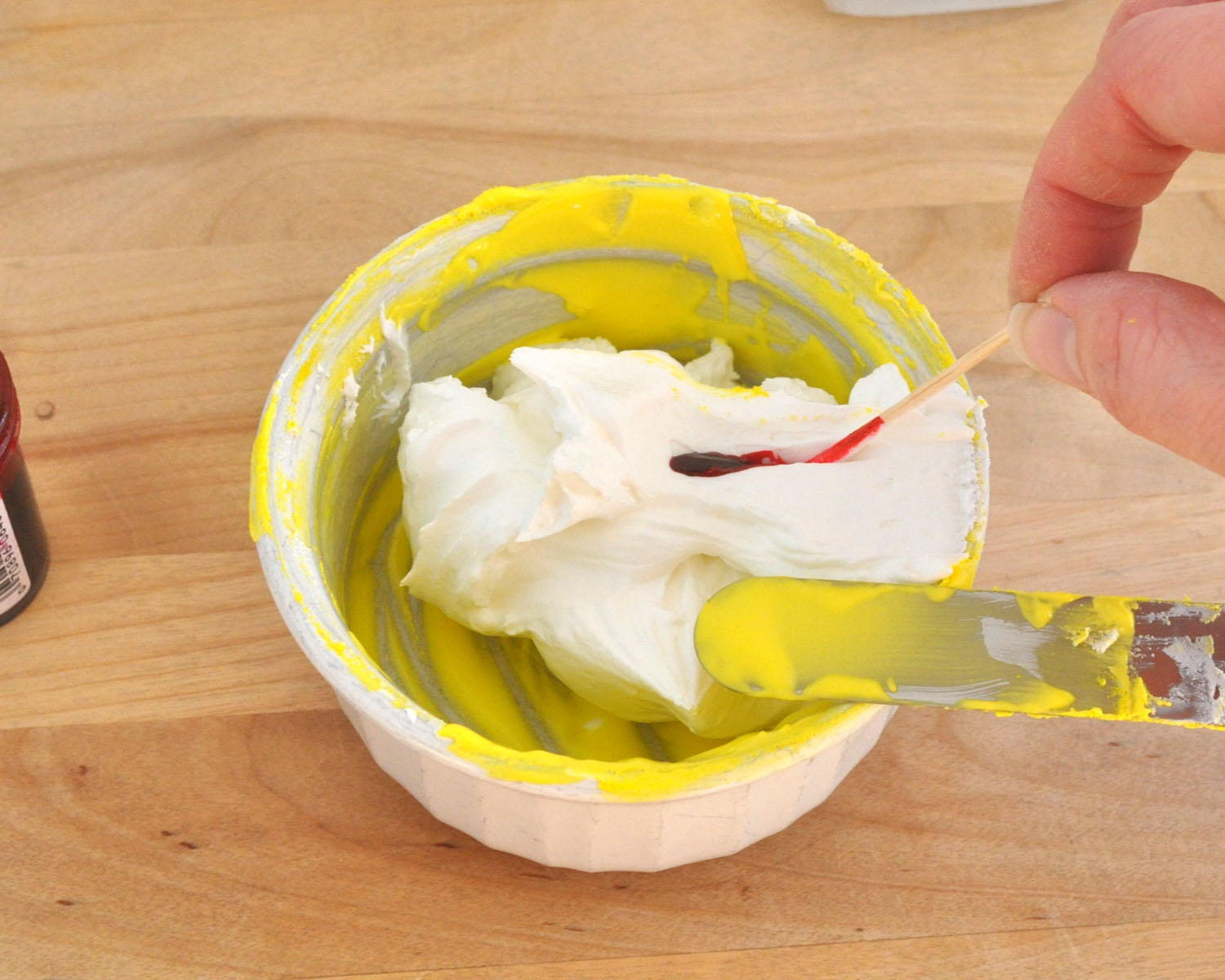 Beki Cook's Cake Blog: How To Color Icing