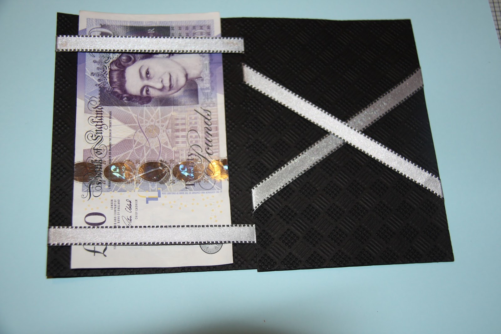 Cotswold Crafter: Magic Wallet Tutorial
