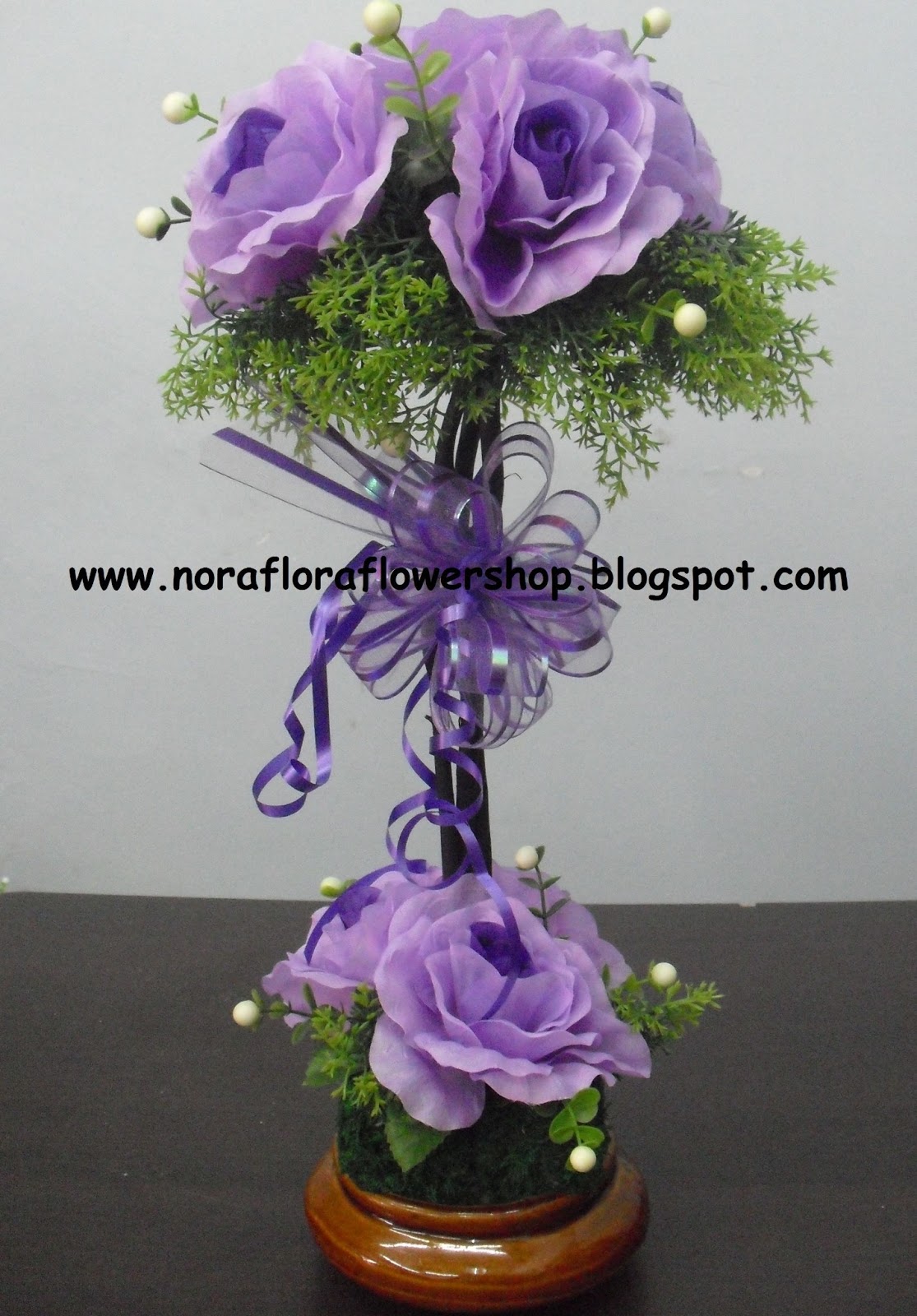 KEDAI BUNGA NORA FLORA: Gubahan bunga untuk diletak di atas meja yang ...