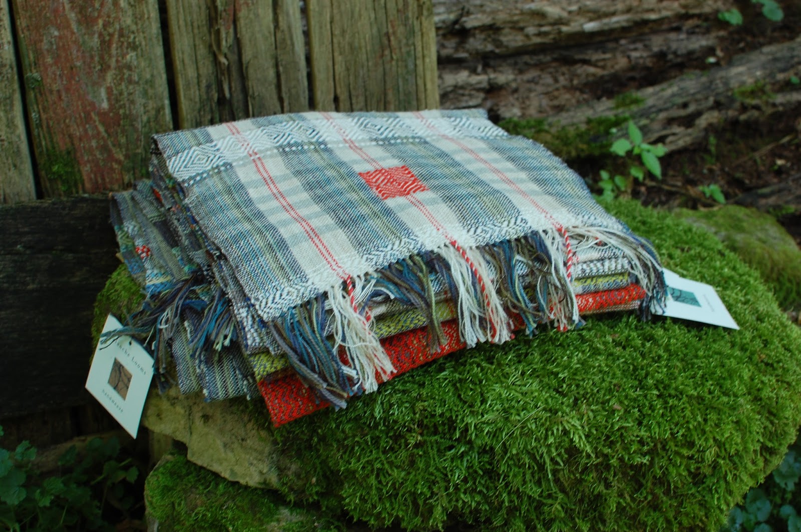 Avalanche Looms: on weaving