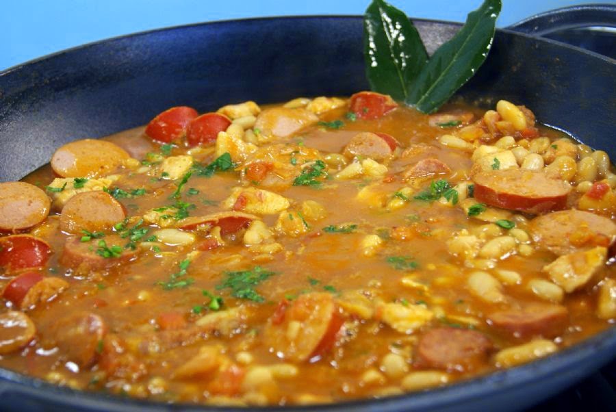 Cassoulet de feijão com linguiça
