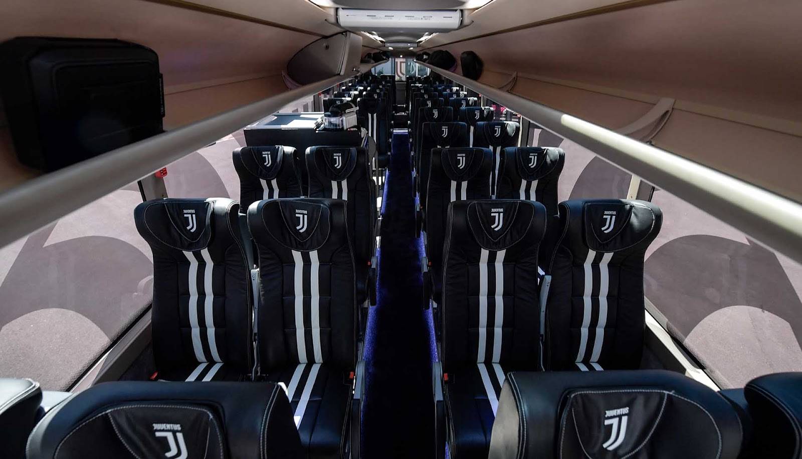 Oustanding New Juventus Team Bus Revealed - Footy Headlines