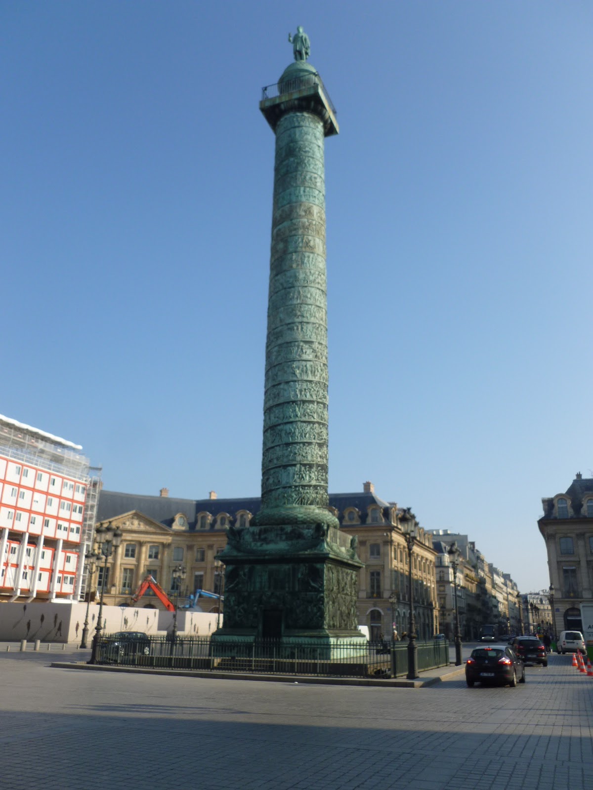 Photo-ops: Napoleon Bonaparte: Vendôme Column - Paris, France