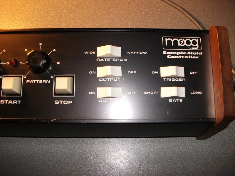 MATRIXSYNTH: Moog Sample and Hold Controller Model 1125