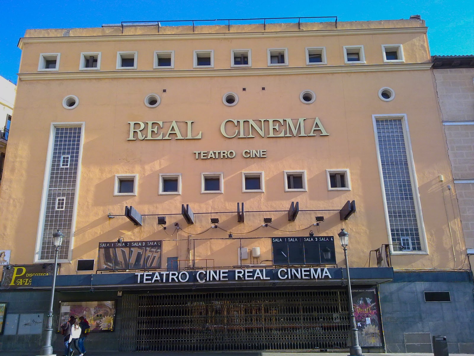 LA PANTALLA MAGICA: EL CINE DE LA REALEZA - REAL CINEMA DE MADRID