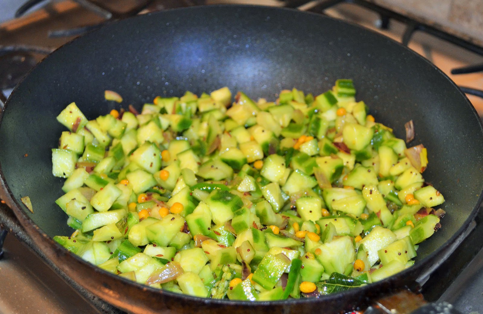 Siri's Kitchen: Ridge Gourd with Chana Dal Curry