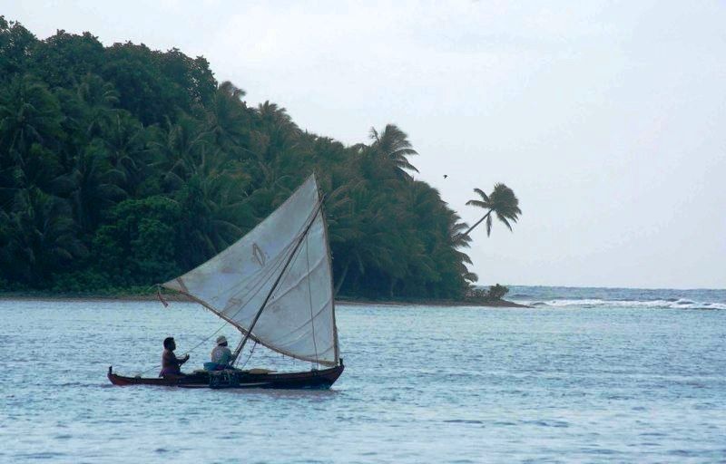 Proa Sailing: Canoe pics from Ifalik and Puluwat