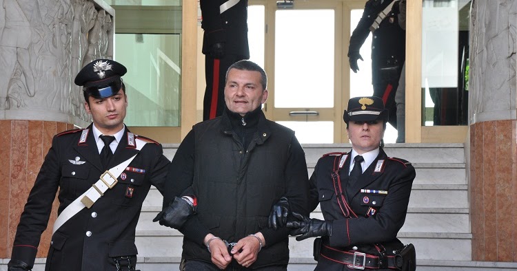 La Mafia é anche nella tua citta * Die Mafia ist auch in deiner Stadt ...