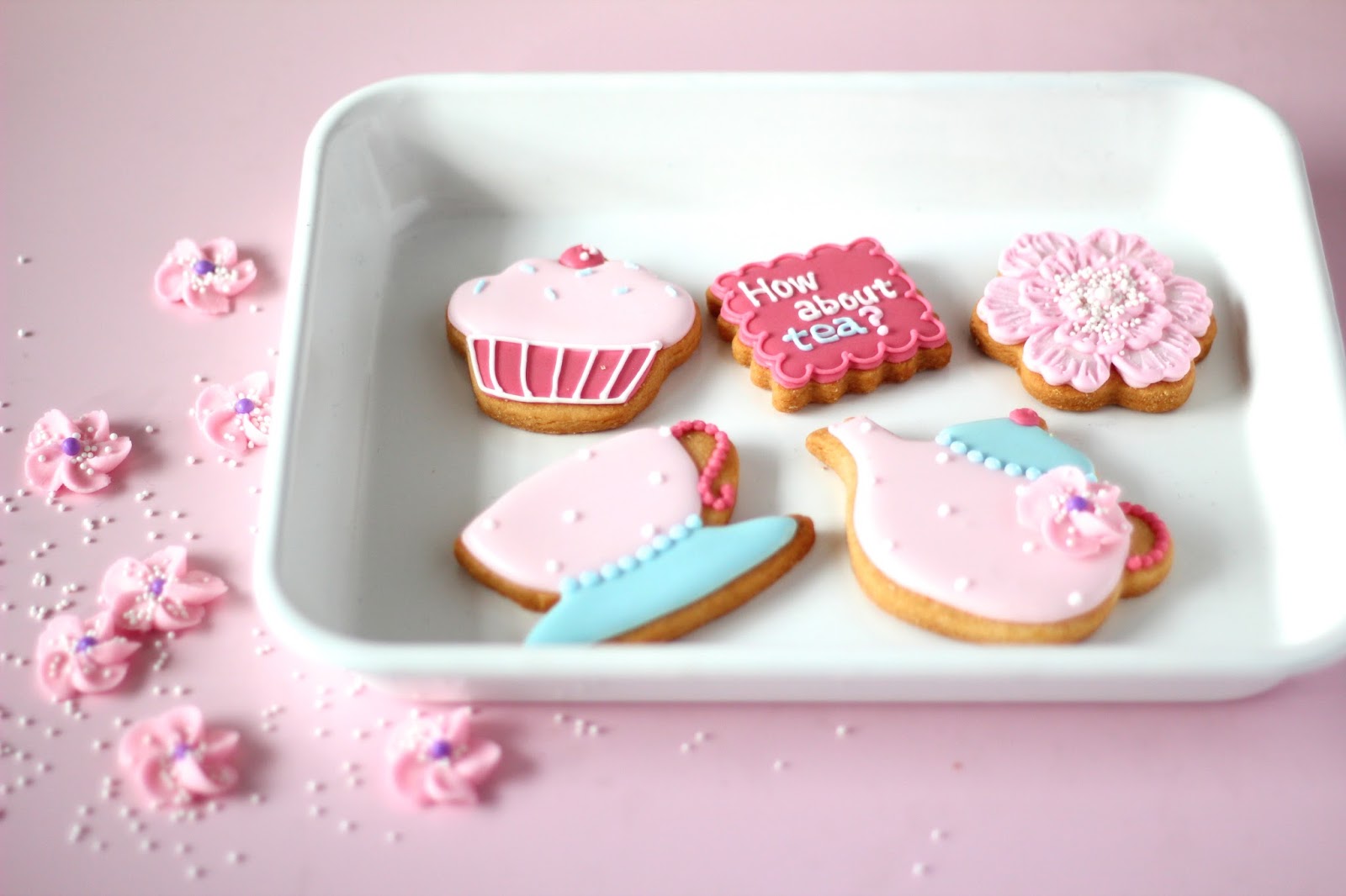 Sweeten your day.: Tea set icing cookies