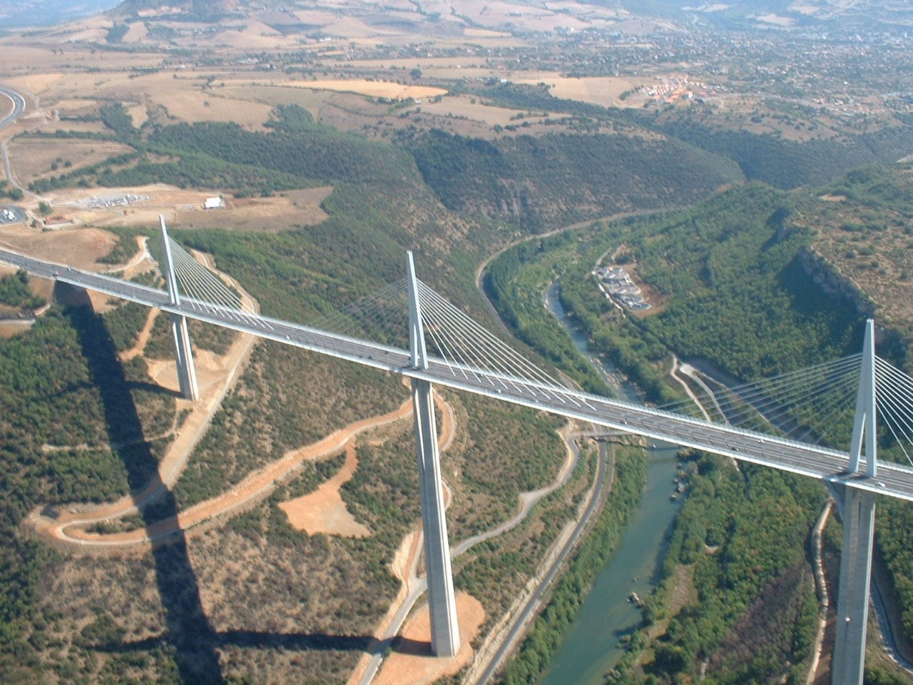 Blog do Facó: VIADUTO MILLAU, UM DOS MAIORES ENGENHOS DA ENGENHARIA DE ...