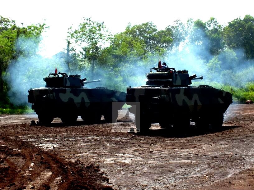 Kavaleri TNI-AD Berlatih Mengunakan Panser Tarantula [10 FOTO ...