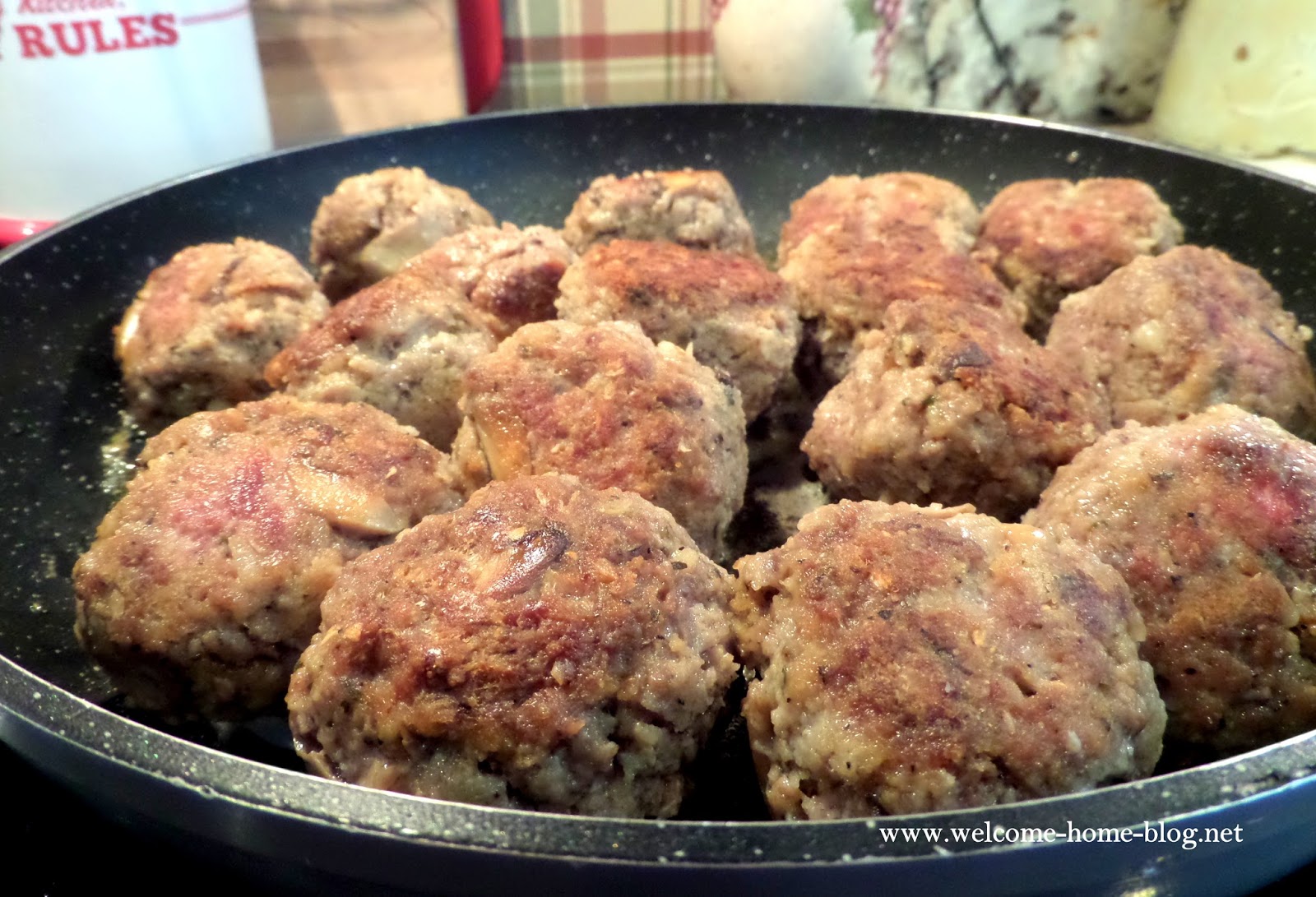 Welcome Home Blog: Smothered Meatballs and Gravy