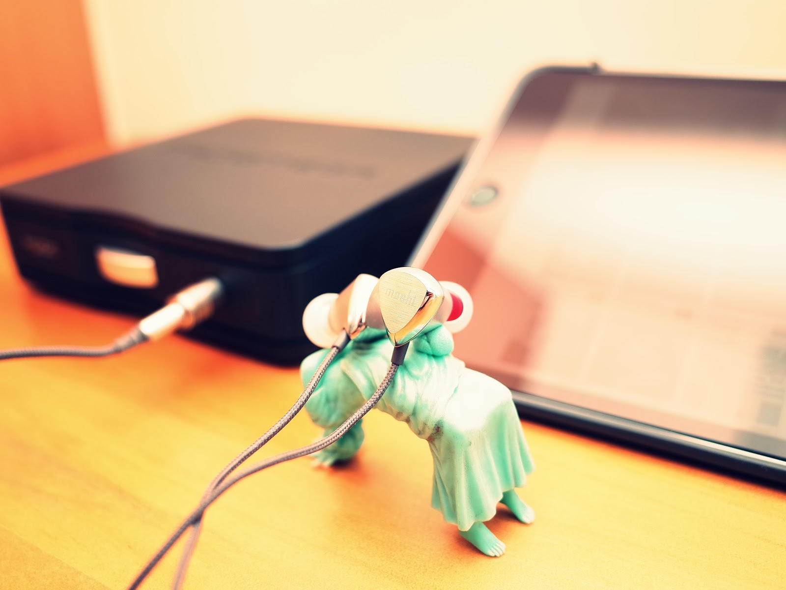 思覺失調君的喃喃自語: Moshi—Vortex 2：兼具外觀設計與內在音質的好耳機