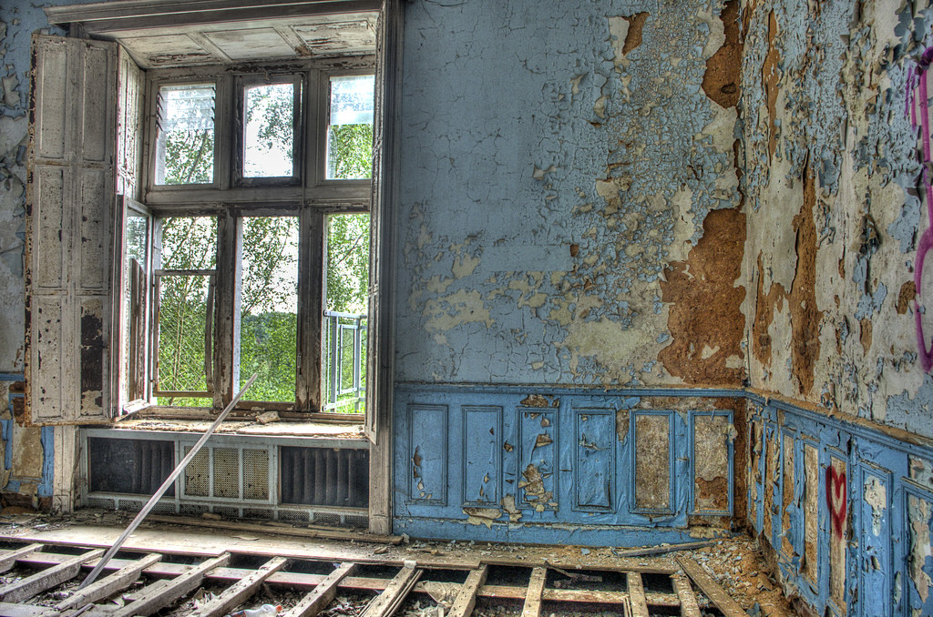 Deserted Places: The abandoned Miranda Castle of Belgium