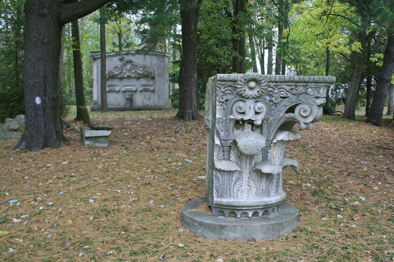 Toronto Fun Places: Enjoying the last colours at the Guild Inn Park and ...