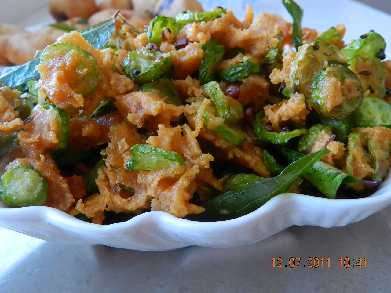 Raajis kitchen: Dondakai pakodi