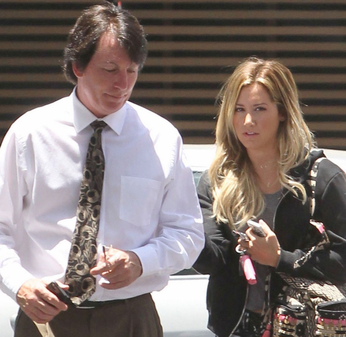 ¡Todo sobre Ashley Tisdale en Español!: Ashley Tisdale; Visita al médico
