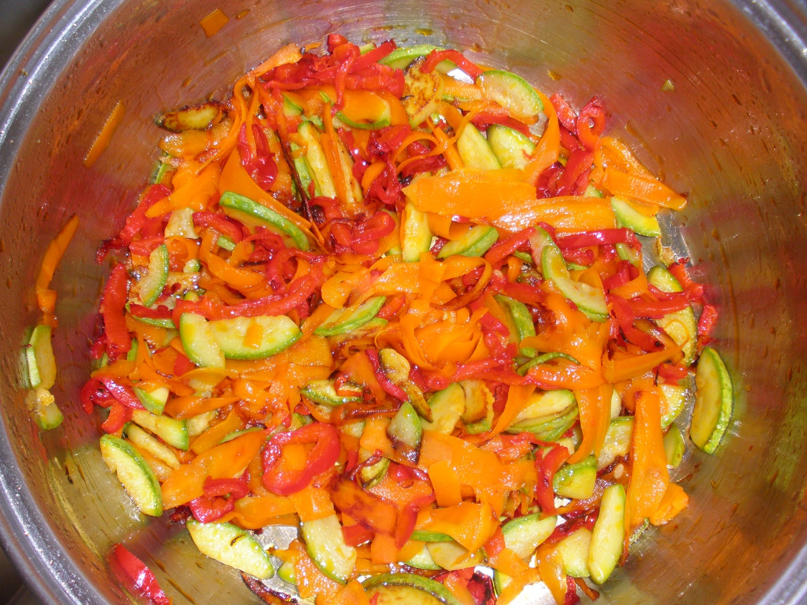 Come to cook: Σπαγγετι με λαχανικα και γαλοτυρι