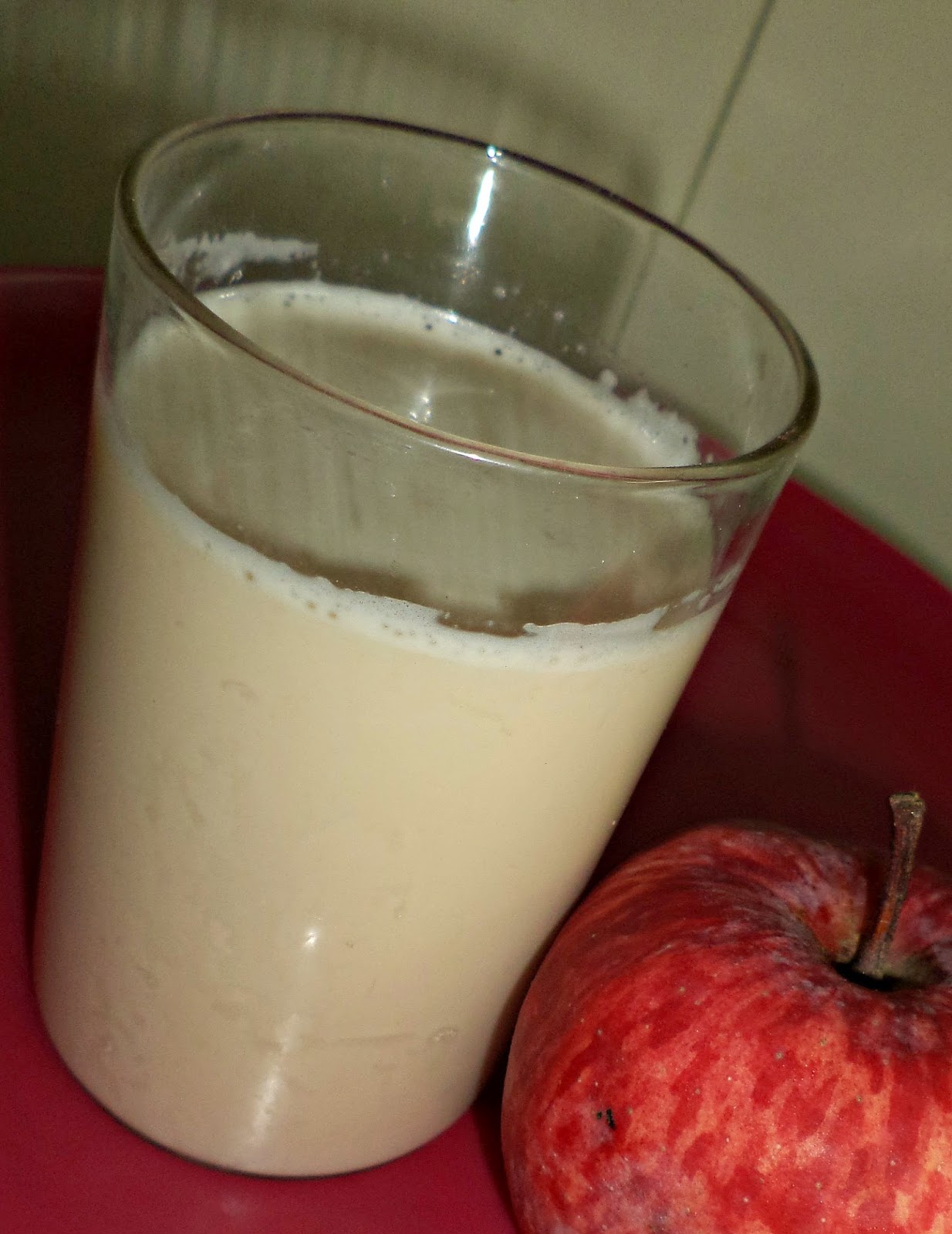 USHASRIKUMAR'S COOKSPACE AND MORE...: APPLE MILK SHAKE