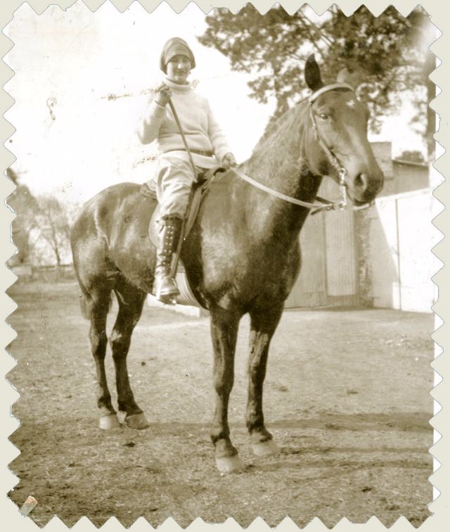 Jodhpurs The Favorite Fashion Style Of Badass Girls In The Early 20th