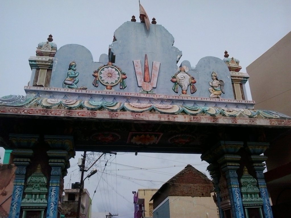 Tamilnadu Tourism: Periya Anjaneyar Temple, Ambur, Vellore