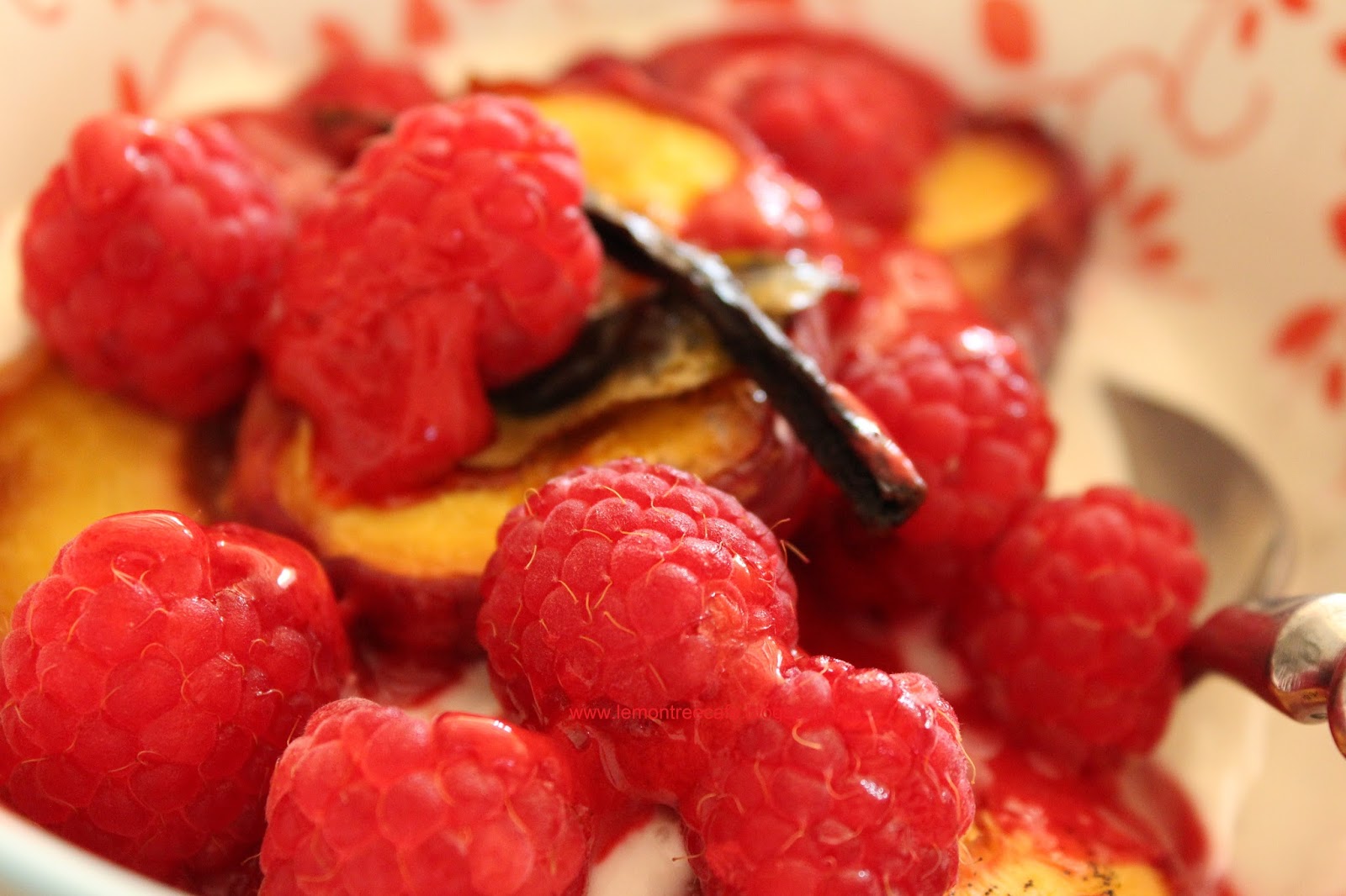 a lemon tree cafe: melba deser z brzoskwiń i malin - melba of peaches ...