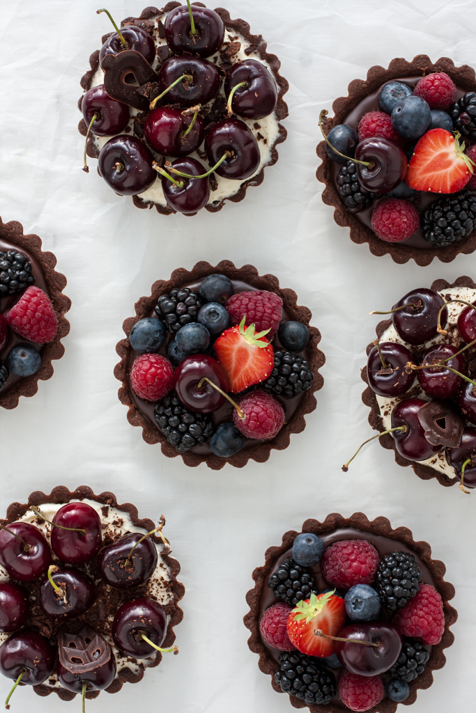 Baking with Anastasia: CHERRY MASCARPONE AND CHOCOLATE BERRY MINI TARTS
