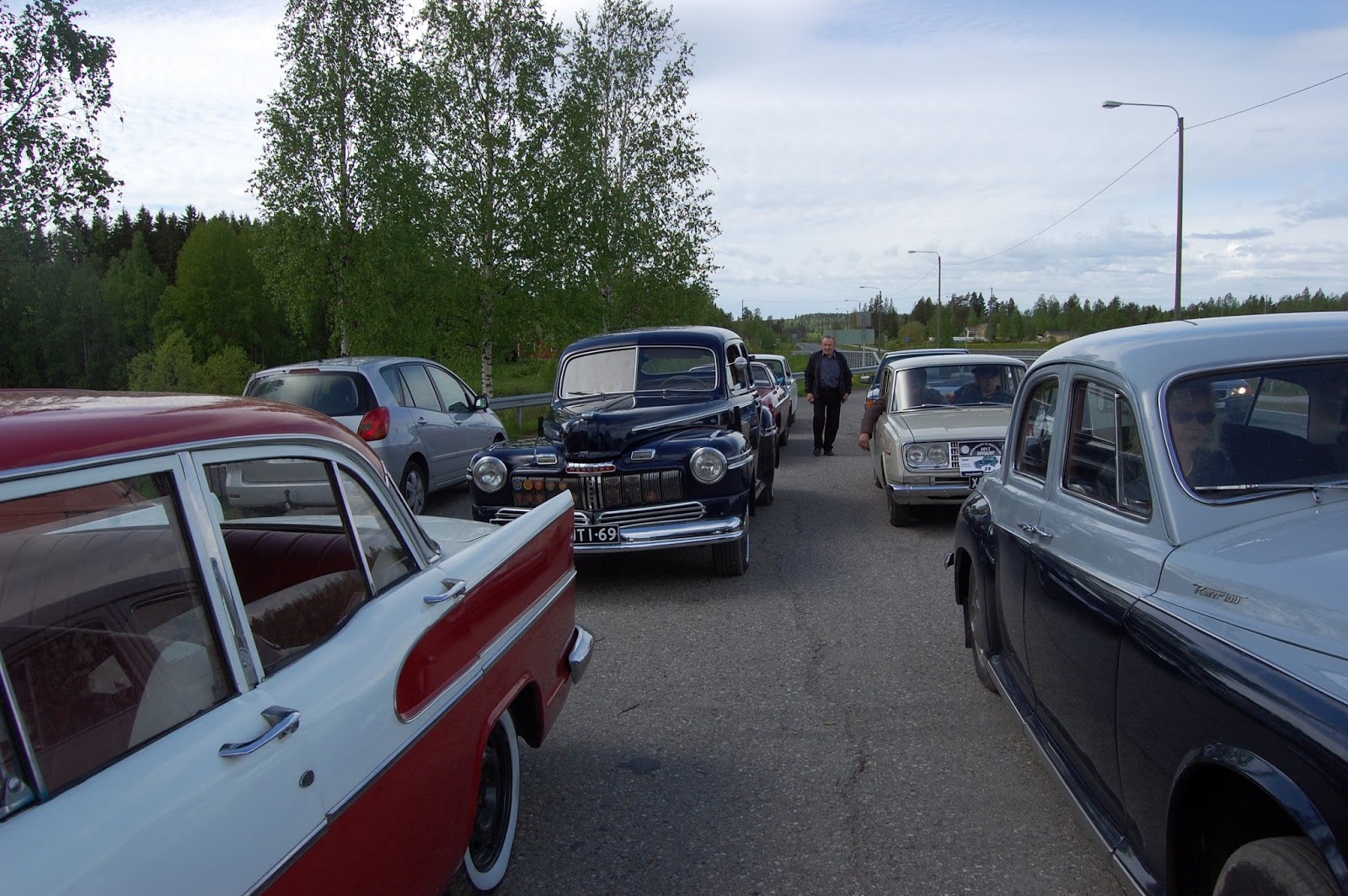 Tanssiva tikki: Remonttireiskoja ja vanhoja autoja