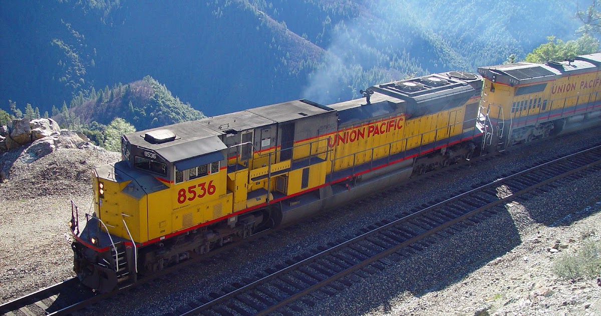 Milepost 154: A Train Blog: Inside a UP SD70ACe