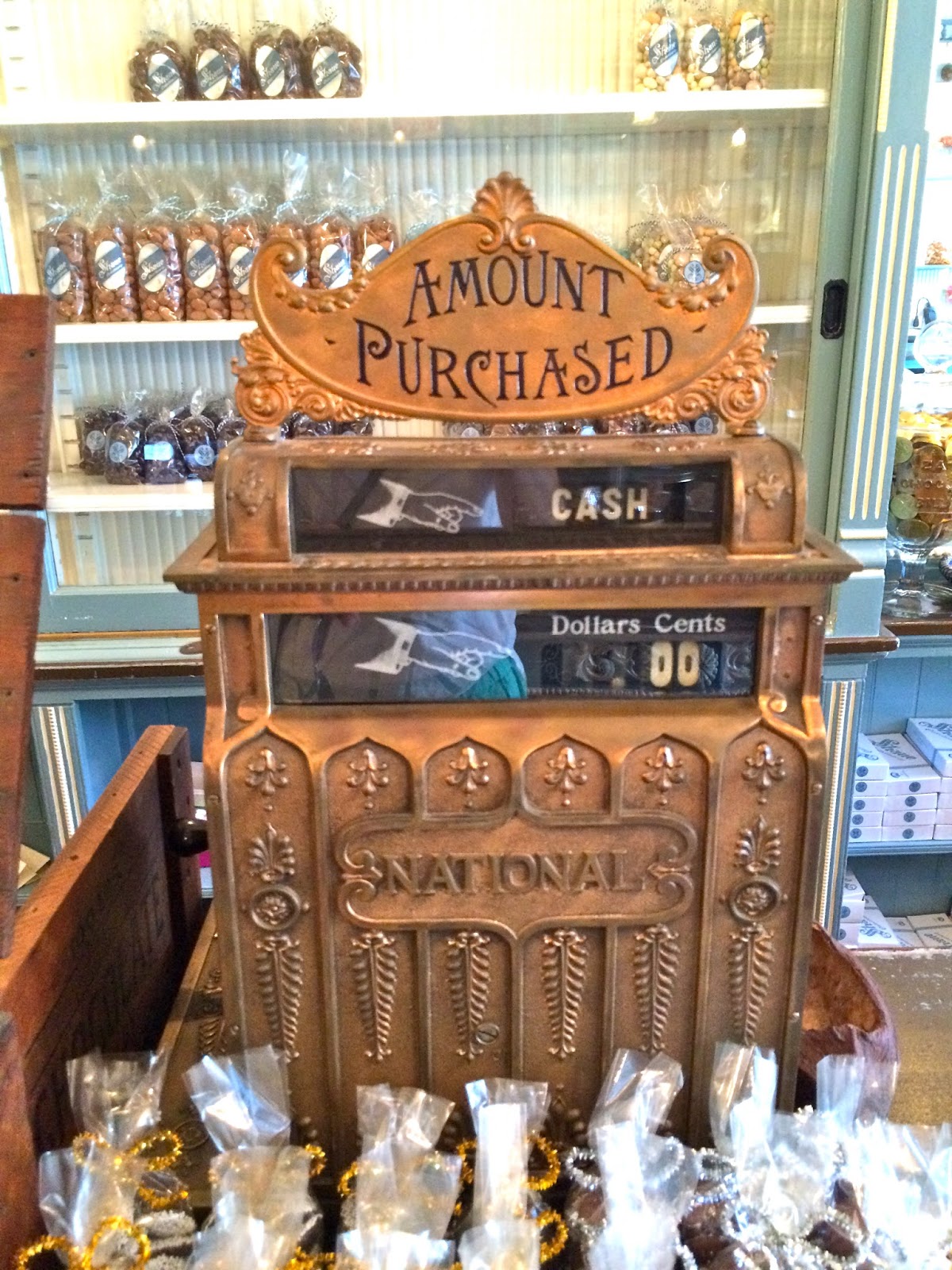 The Candy Quest: Wanna see America's oldest candy store?