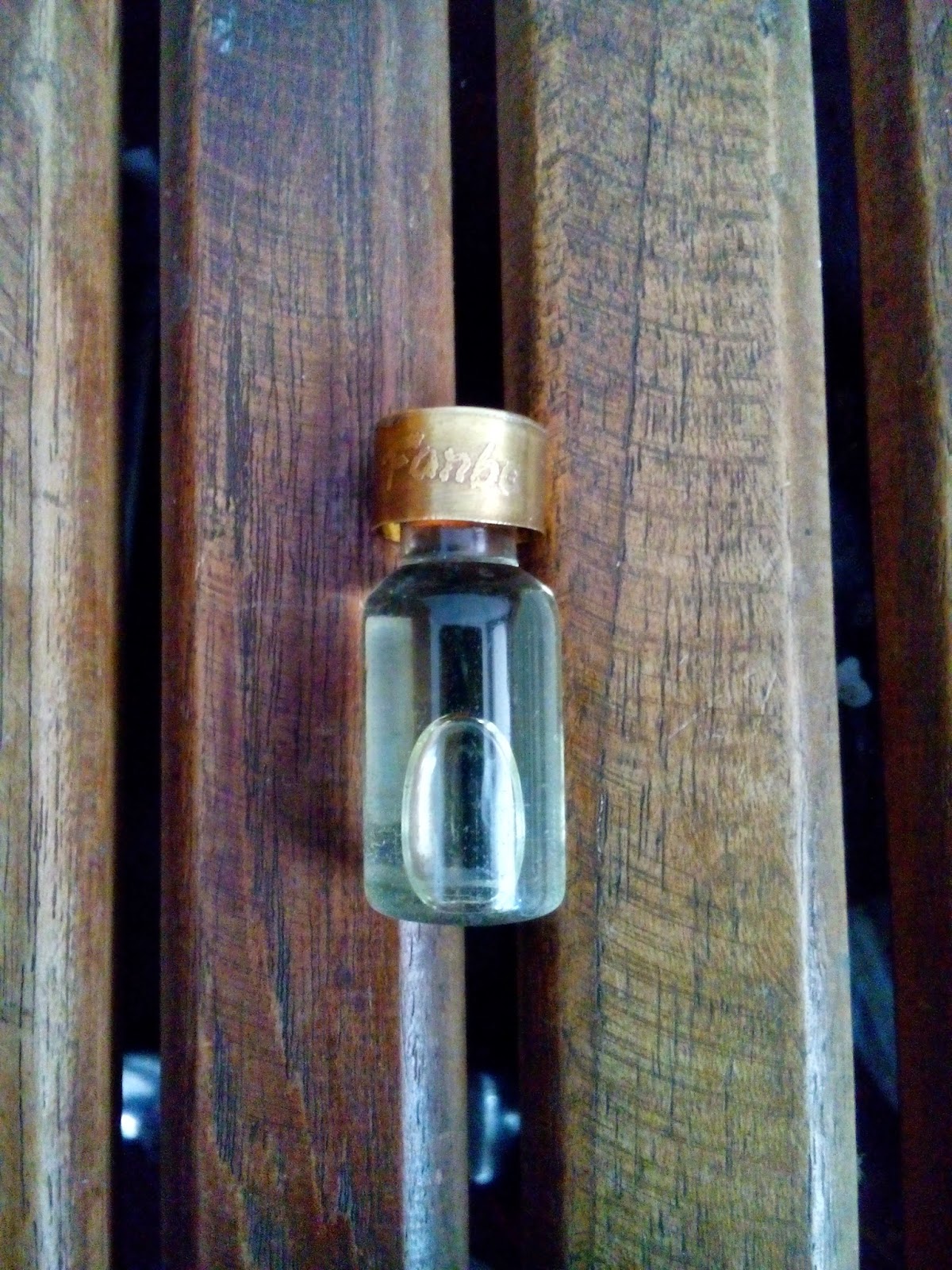 Minyak wangi Fanbo 76 (kemasan botol pns timbul) | pusat minyak mistik