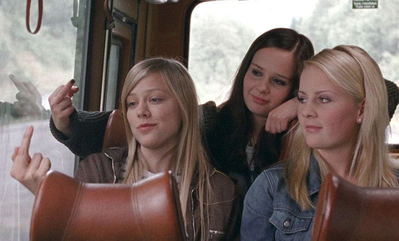 Για να συνοψίσω όμως, οφείλω να πω πως, παρά τα καλά της στοιχεία είχε ...