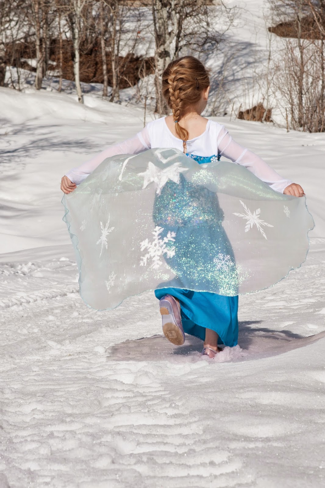 Elsa Ice Tutorial: Sewing with Sequins, Lining the Bodice, and a Button ...