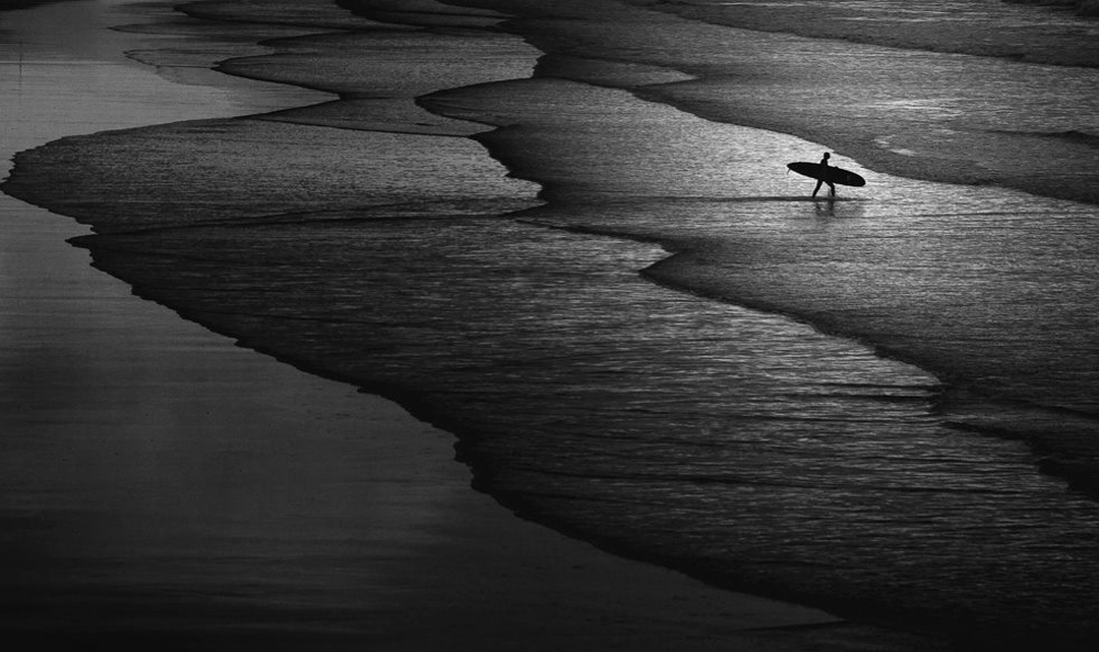 MotArt: Surfing by Jon Sanchez Photographer