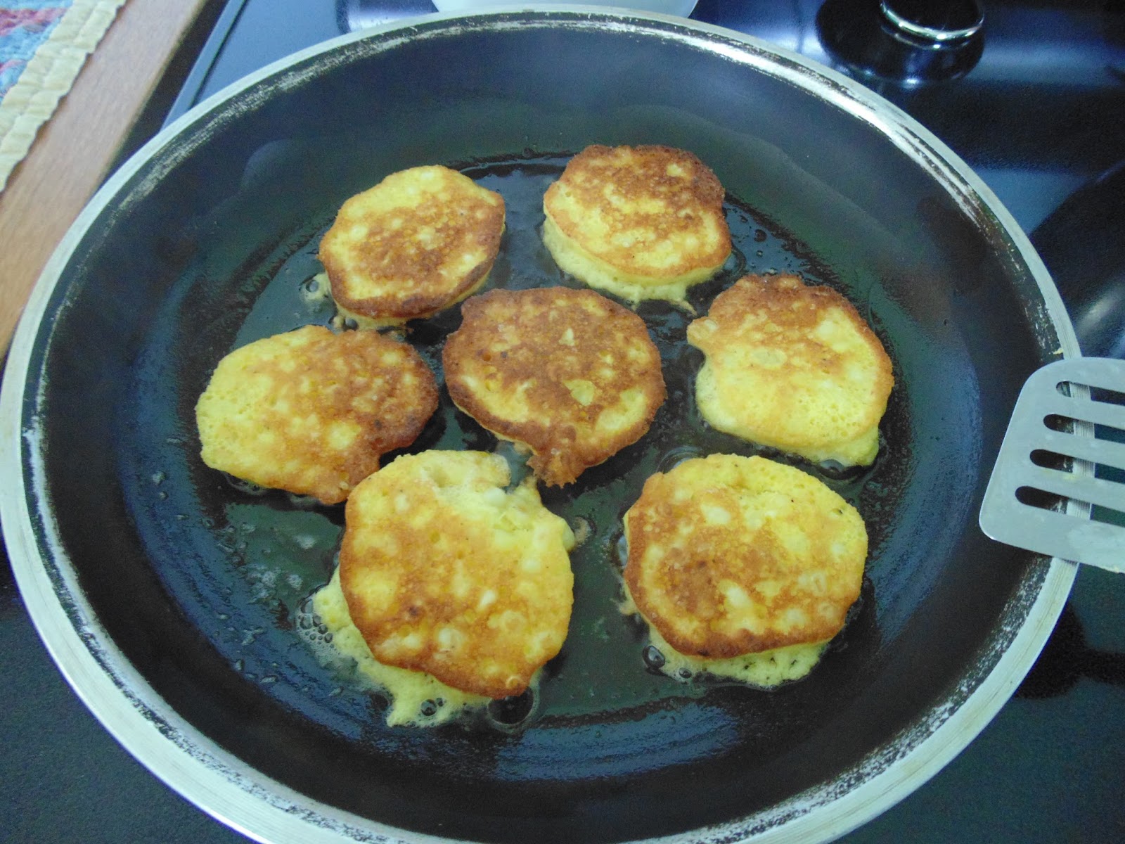 Colonial Quills: Colonial Style Corn Fritters