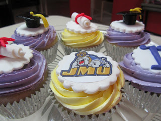 Lola's Cupcake Shoppe: James Madison University Graduation Cupcakes!