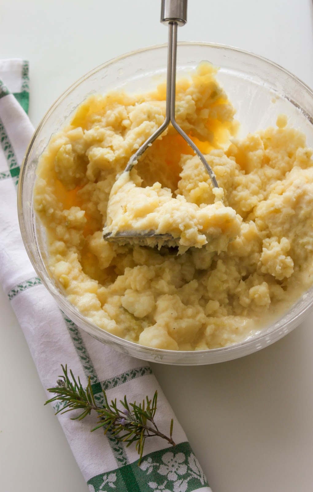 GUISO DE MORCILLO O ZANCARRÓN {BEEF SHANK STEW} | decocinasytacones