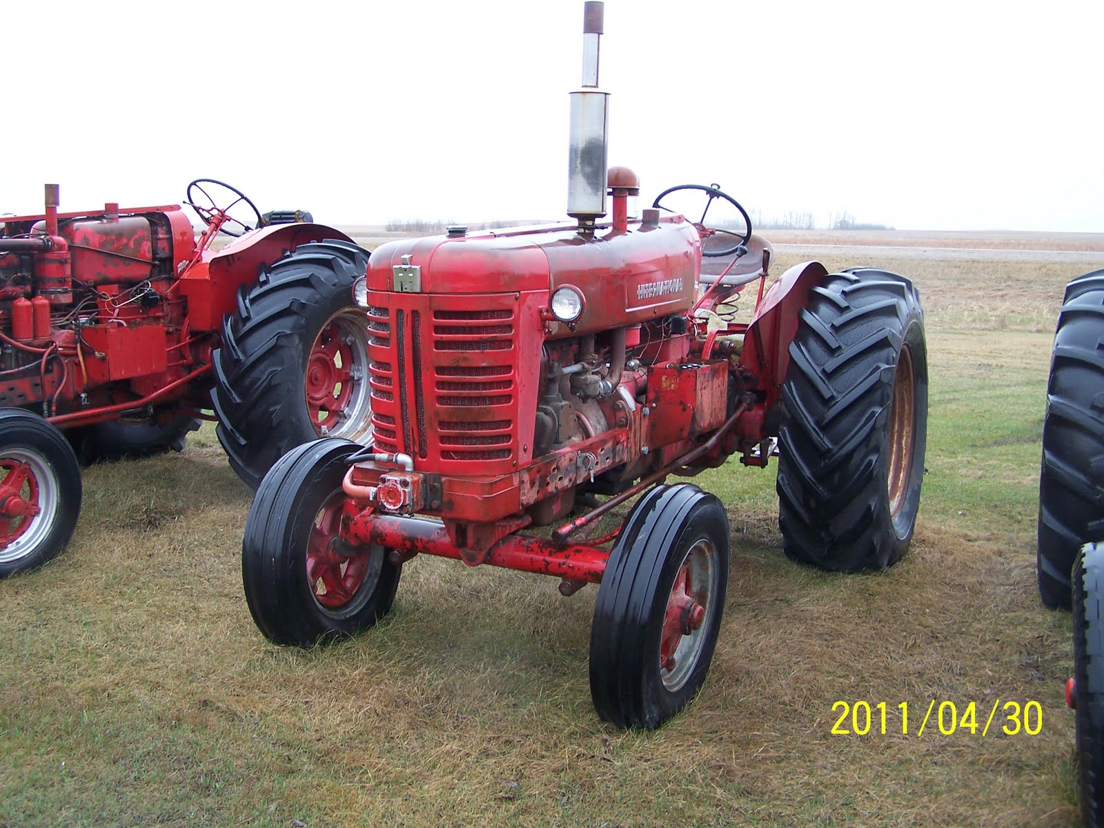 DIFFERENT COLOURED JUNK: International W 400