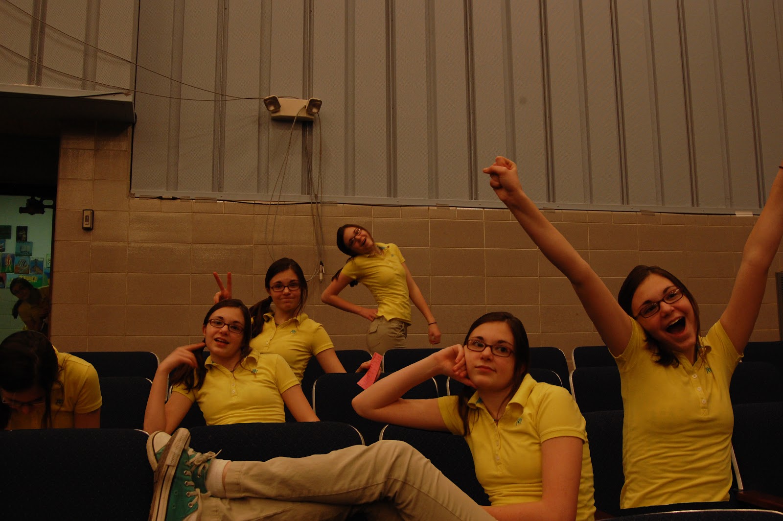 DeaArtEd: Lesson: Multiple Me Photography