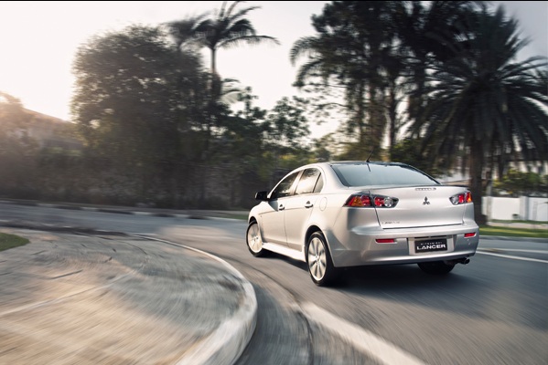 Lancer Sedan: Toda tecnologia e desempenho projetados a partir do ...