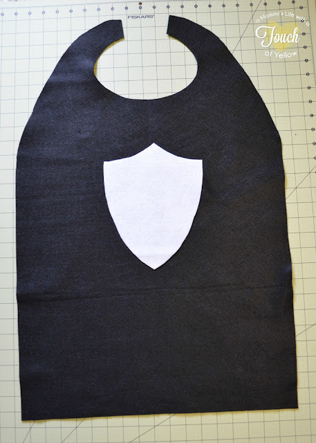 A mommy's life...with a touch of YELLOW: Superhero Cape {Tutorial}